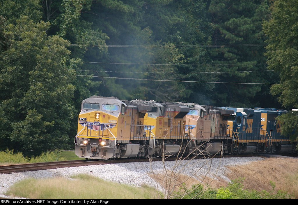UP 6742, 9069, and 5781 lead CSX 2248, 6424, 6914, and 2344